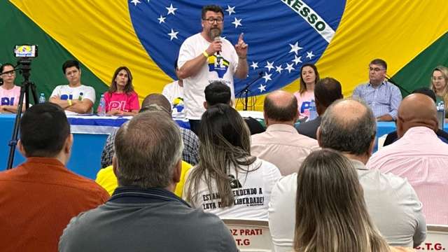 Ato do PL teve sorteio de bandeira autografada por Bolsonaro e anúncio ...